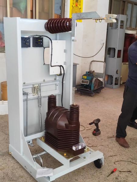 ZN-27.5-ZN42-27.5/1250-31.5户内27.5KV真空断路器